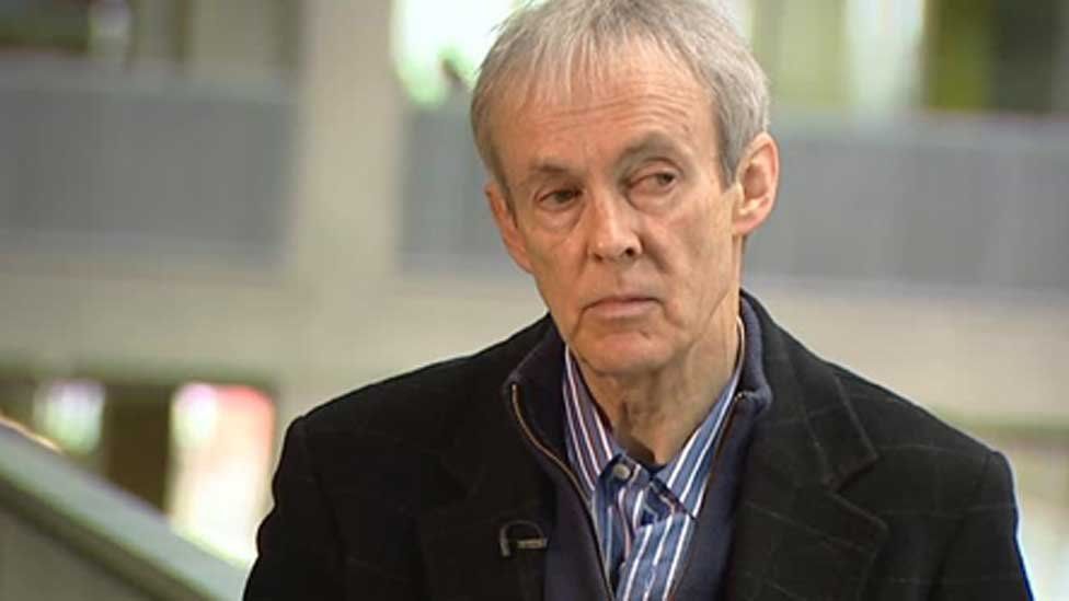 Peace campaigner Alan Mackinnon dies after illness - BBC News