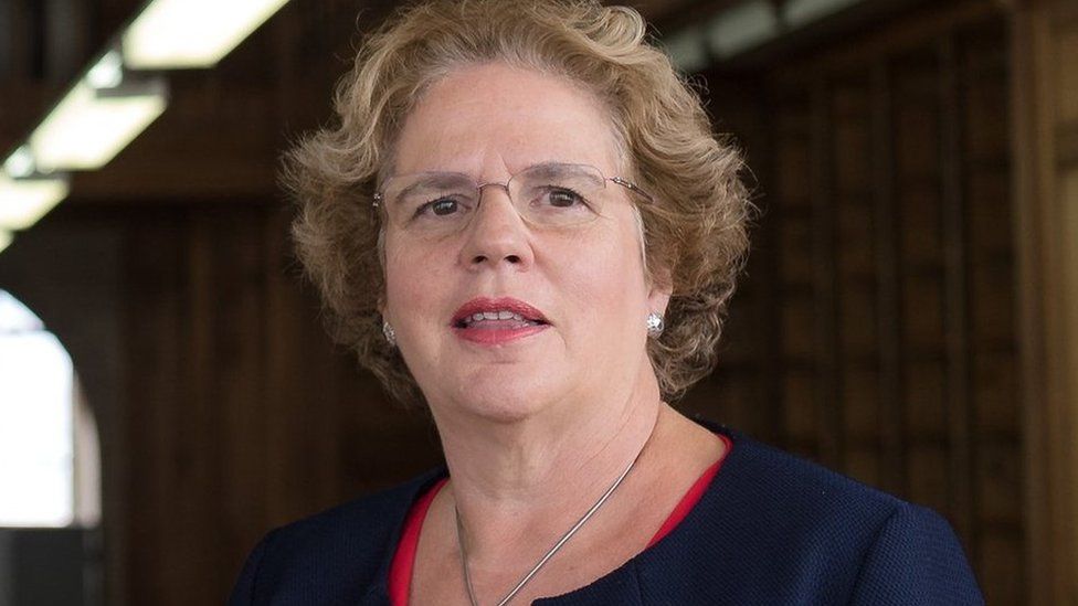 Prifysgol Aberystwyth: Yr Athro Jon Timmis yn Is-ganghellor - BBC Cymru Fyw