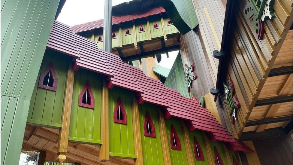 Construction of 'world's largest play structure' in Northumberland ...