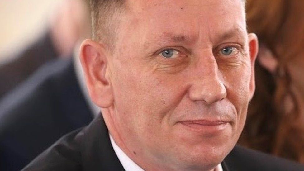 Barry Cairns: Two jailed for dumping body near stream - BBC News