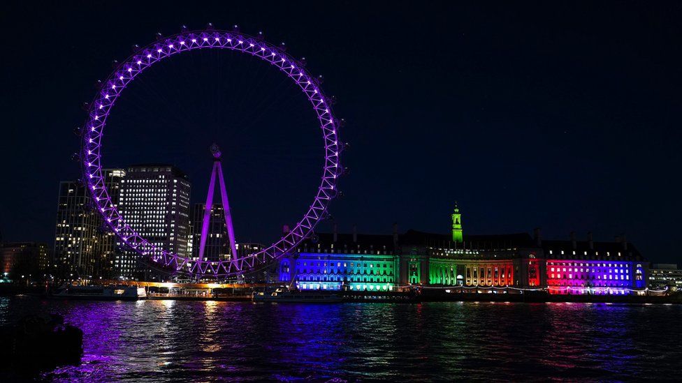 Holocaust Memorial Day: Landmarks turn purple to remember victims - BBC ...
