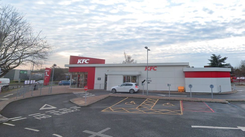 Boy, 15, stabbed outside Bromsgrove KFC - BBC News