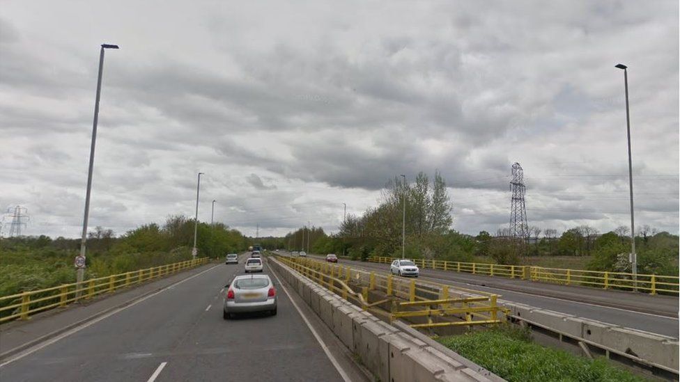 Man charged over Leicester crash that left two dead - BBC News