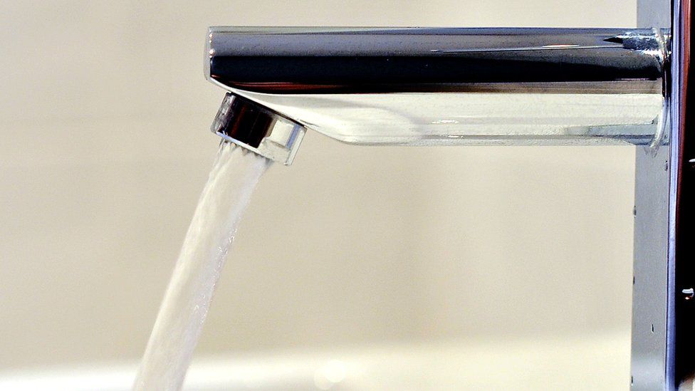 Businesses criticise decision to turn off water with 'no notice' - BBC News