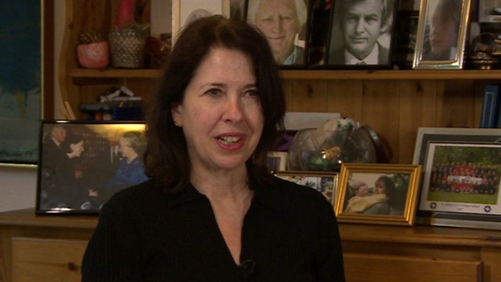 Queen Elizabeth II: The man who updated the monarch's public image ...