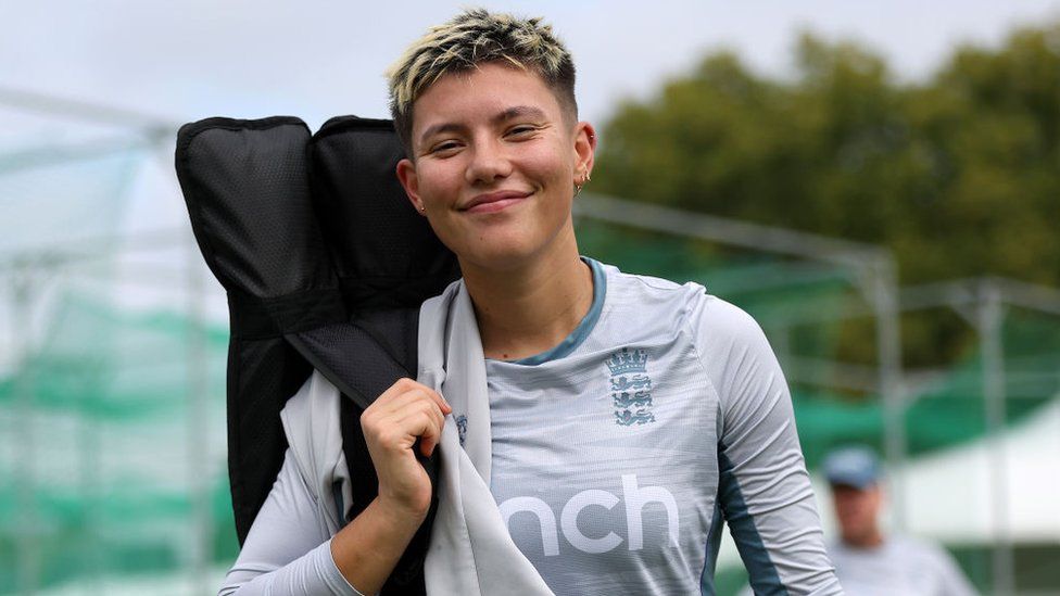 Harmanpreet Kaur: India rejoices as Indian captain named Wisden's ...