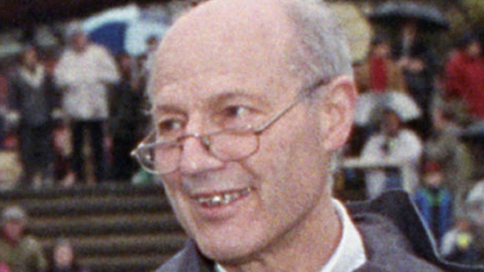 Church failed to pass Peter Ball abuse evidence to police - BBC News