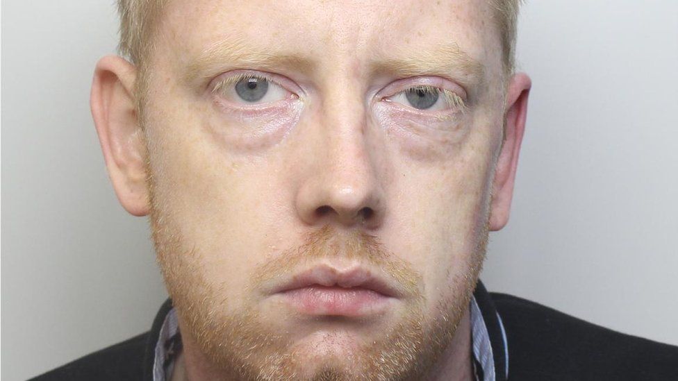 Pair jailed over Leeds children's cancer ward thefts - BBC News