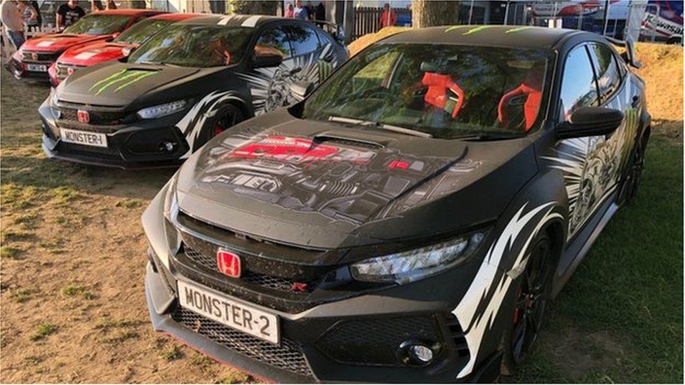 TT 2018: Investigation launched into Steve Mercer crash - BBC Sport