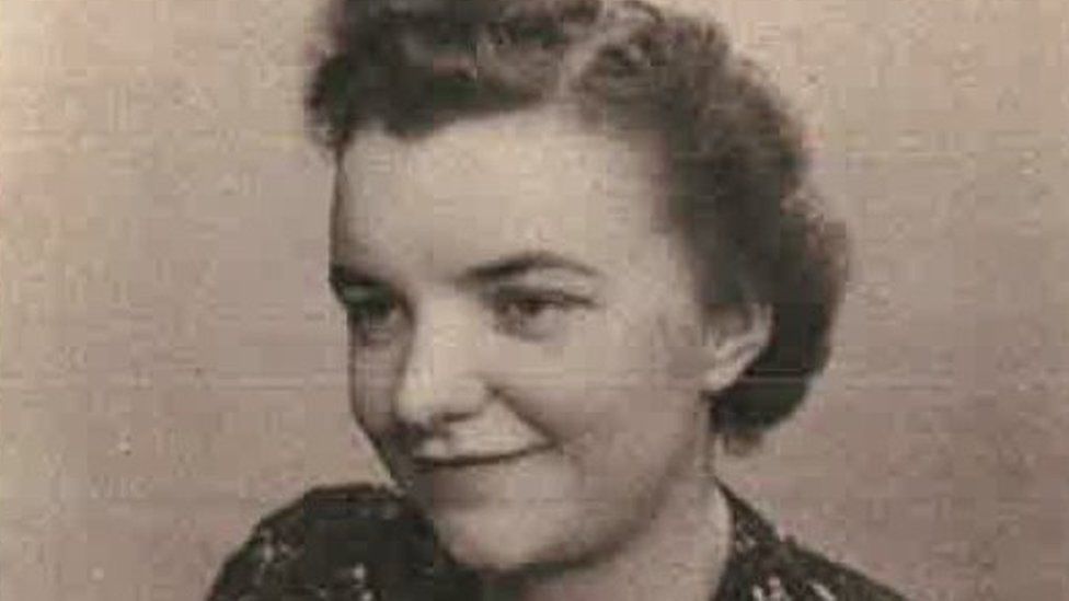 Woman, 104, says long life down to 'amazing help' - BBC News