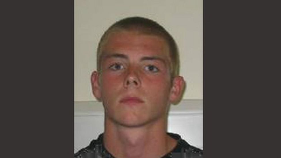 Drugs suitcase mix-up teenager sentenced - BBC News