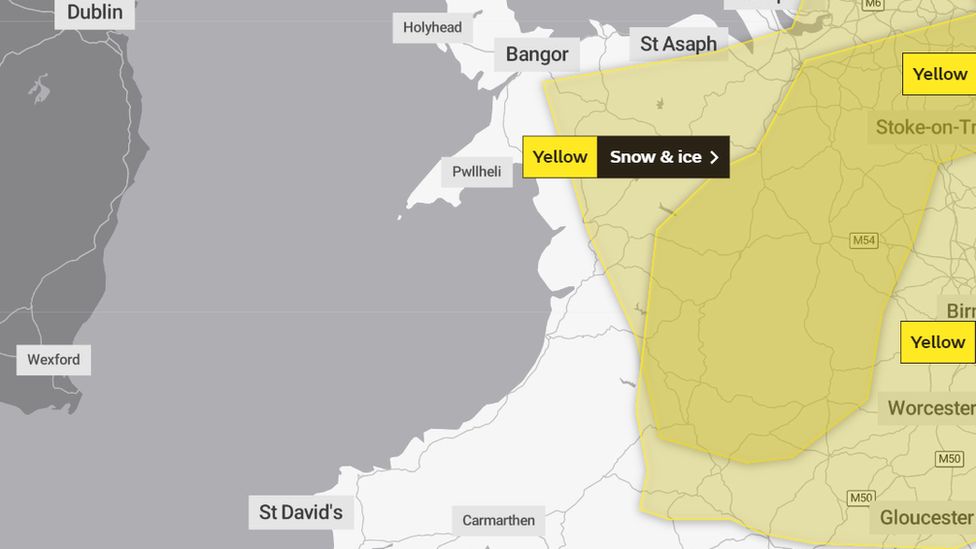 Wales weather warning for snow and ice disruption - BBC News