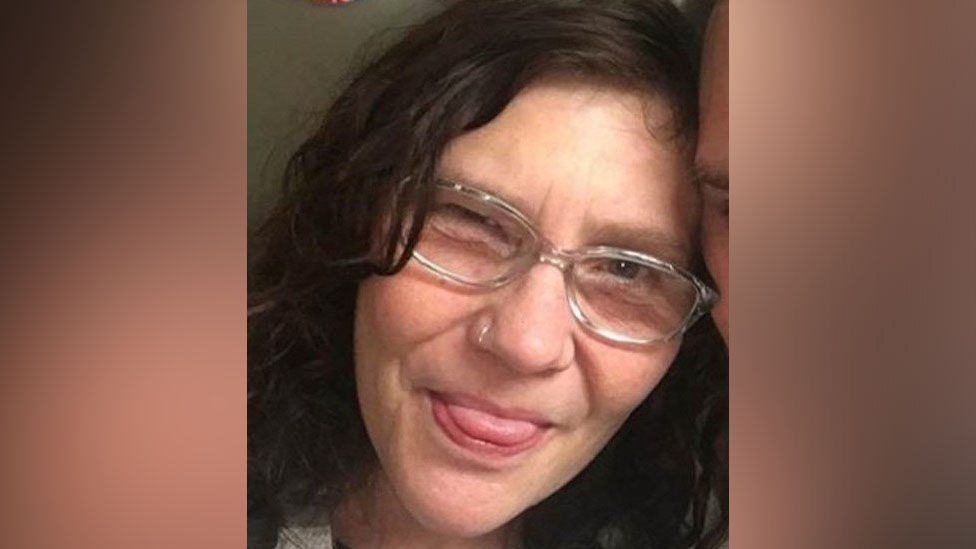 Susan Waring murder: Appeal over missing mum's body - BBC News