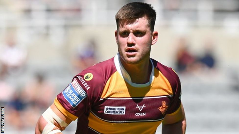 Joe Greenwood: Huddersfield Giants forward signs contract extension to ...