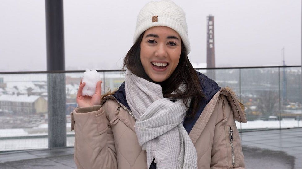 Wales weather: Will there be snow this Christmas? - BBC News