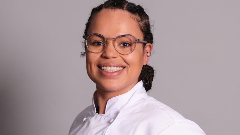 Restaurant kitchen culture intimidating, says chef - BBC News