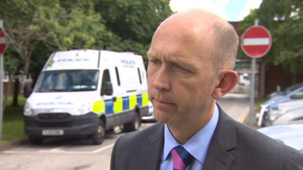 Dark web drug supermarket duo from Huddersfield jailed - BBC News