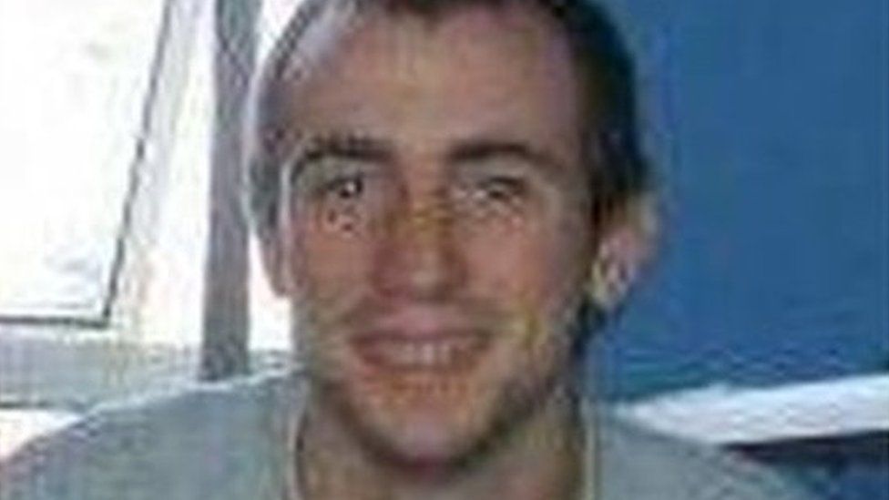 Southsea murder: Man jailed for New Year's Day axe killing - BBC News