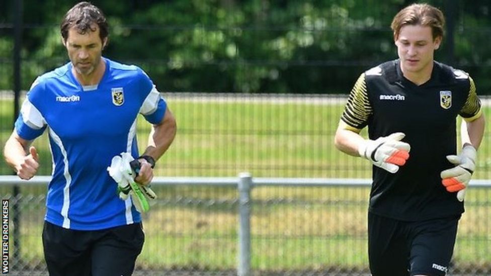 Wouter Dronkers: The Dutch goalkeeper who wants to be a brain surgeon ...