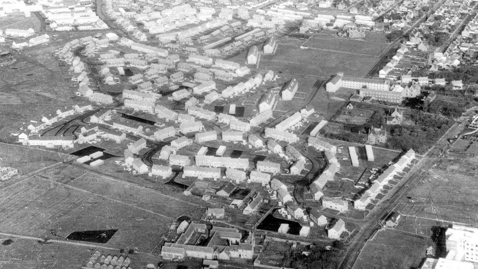The Atomics: The early days of Scotland's first nuclear families - BBC News