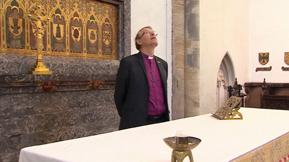 Retiring Bishop of Durham urges action to tackle child poverty - BBC News