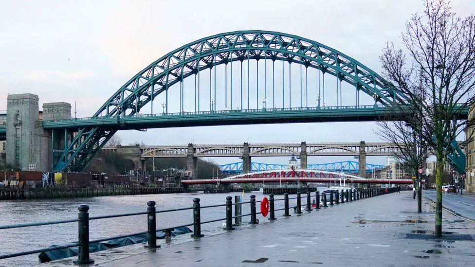Government hands over £35m for Tyne Bridge repairs - BBC News