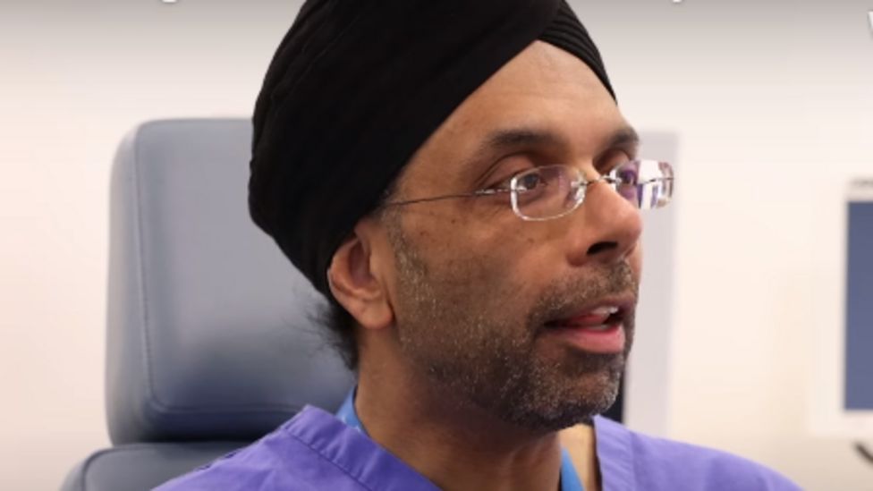 Royal Stoke surgeons use 3D printing to help save woman's life - BBC News