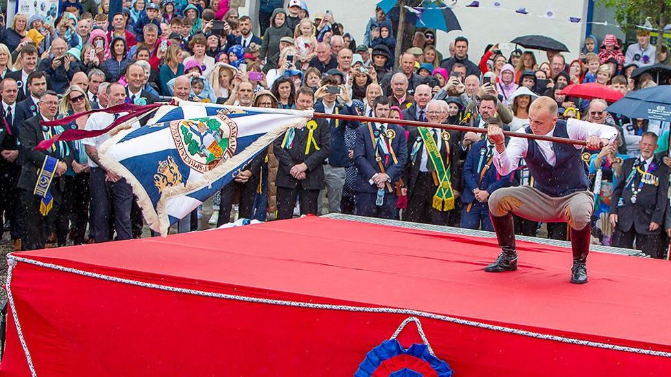 In pictures: Selkirk Common Riding - BBC News