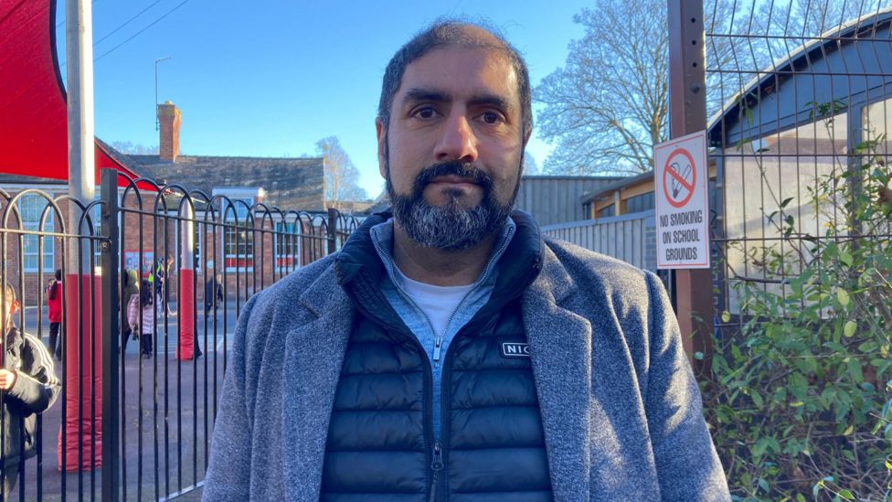 Worcester parents call for safety action after boy hit by car - BBC News