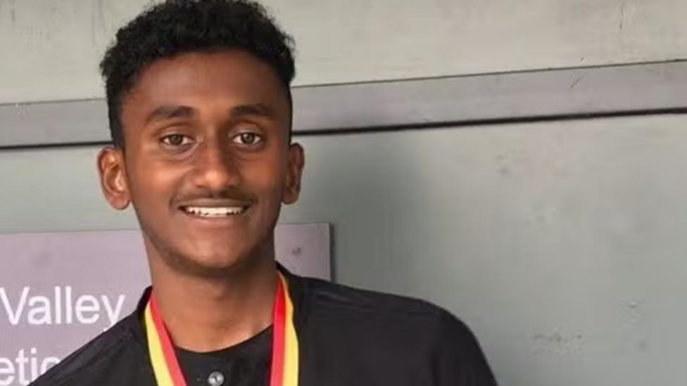 Daniel Tashan murder: Recipients sought for Hillingdon bursary - BBC News