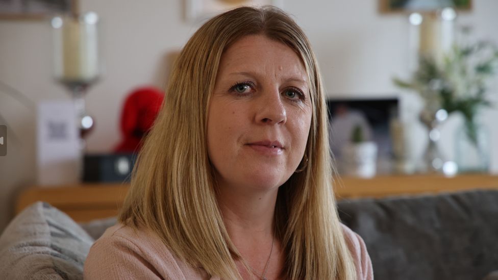 Hastings: Family of crash victim raise funds in his memory - BBC News