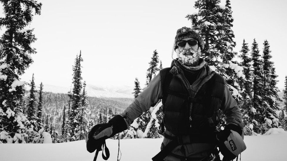 Oxford lecturer in 1,000-mile race across Alaskan wilderness - BBC News