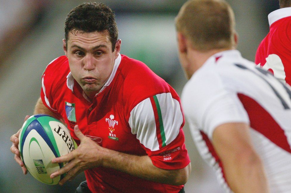 Pennod newydd i Stephen Jones - BBC Cymru Fyw