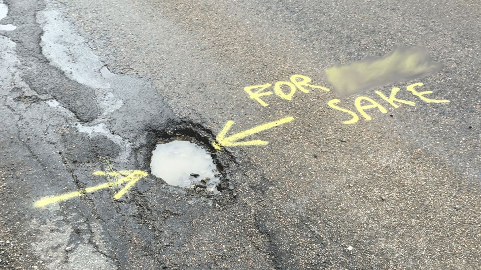 Giant phrase follows rude pothole in Ullapool - BBC News