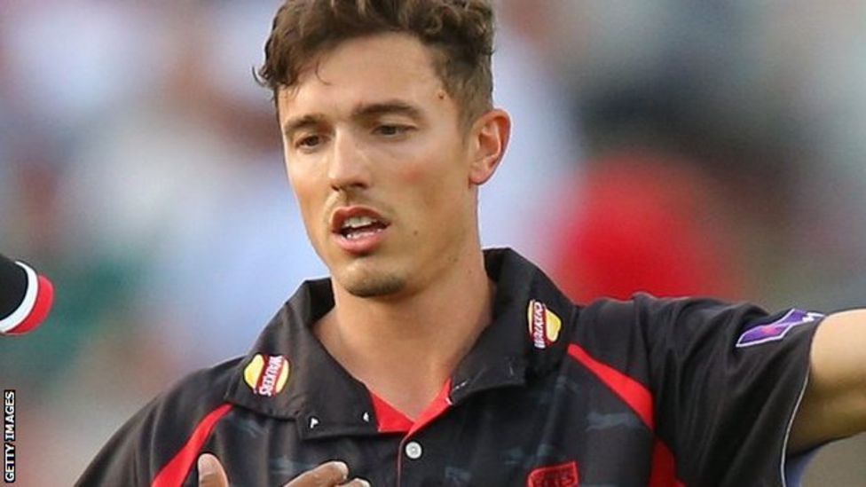 Richard Jones: Warwickshire seamer rejoins Leicestershire on loan - BBC ...