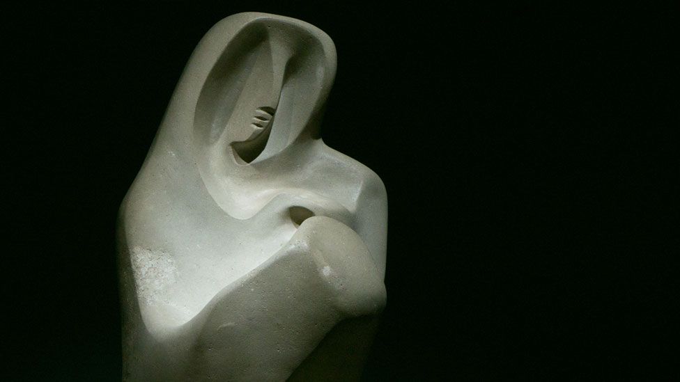 Hepworth sculpture among three works gifted to Wakefield gallery - BBC News