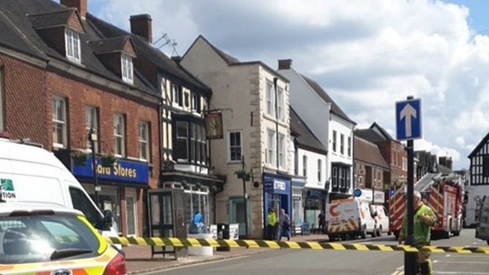 Liverpool Queens Drive roadworks to cause 'major' disruption - BBC News