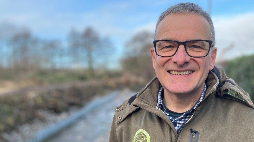 Project to dismantle Derbyshire weir sees fish breed - BBC News