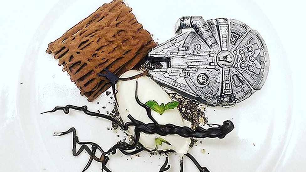 Northampton chef's Star Wars-inspired menu in demand - BBC News