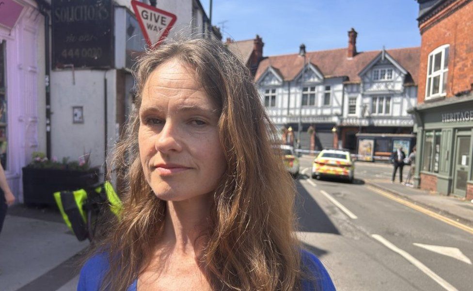 Boy and woman struck in Birmingham hit-and-run crash - BBC News