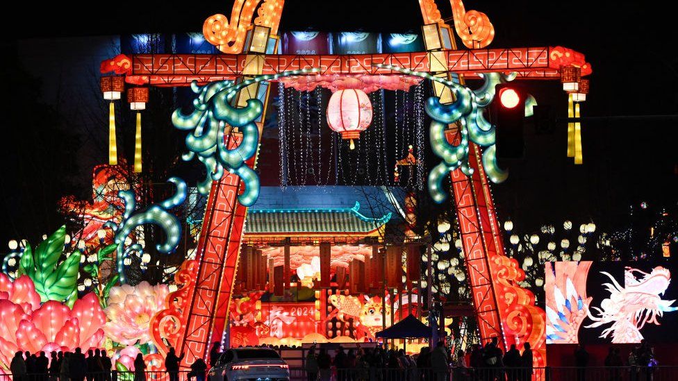 Lunar New Year: Year of the Dragon celebrated around the world - BBC ...