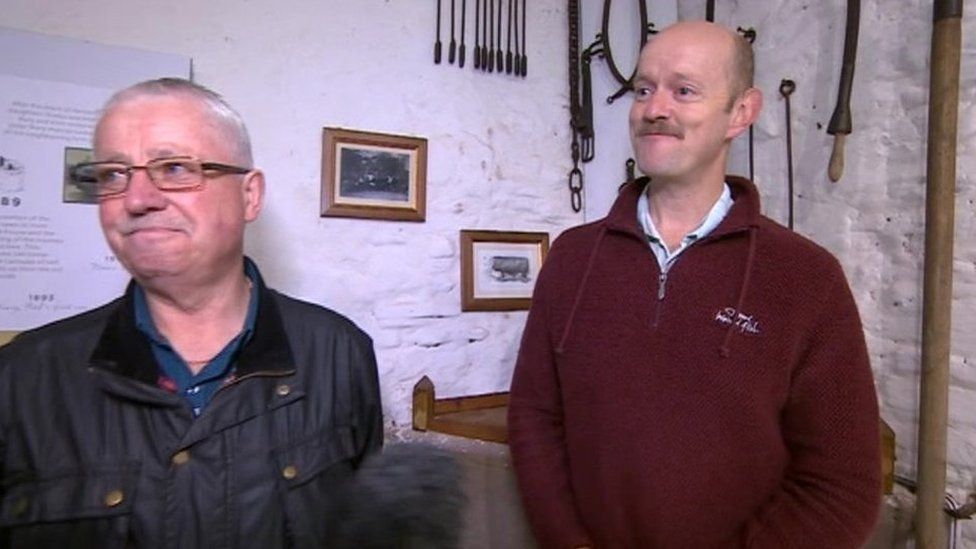 Leominster coins hoard returns home to Mr Treasure - BBC News