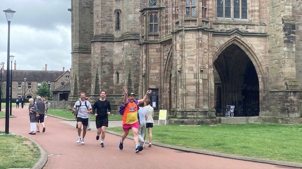 Running out of Time relay attracts more than 200 in Hereford - BBC News
