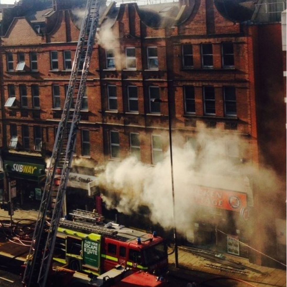 Finchley Road fire: Firefighters rescue 25 - BBC News