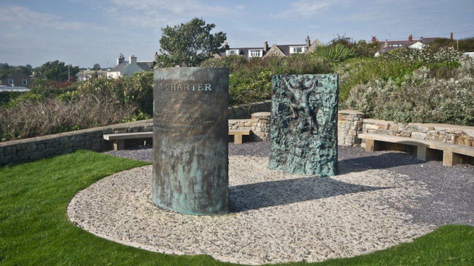 Royal Charter artwork for wreck that inspired shipping forecast - BBC News