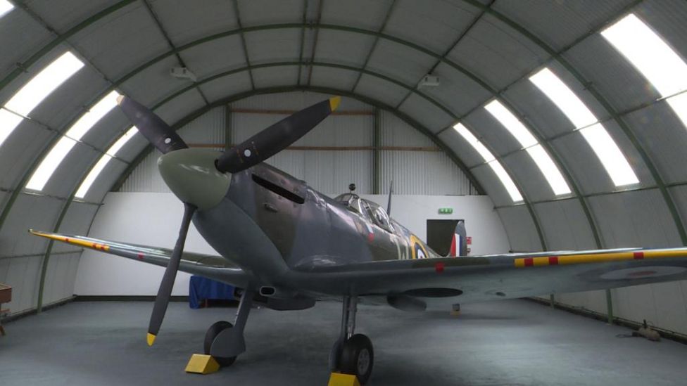 Spitfire pilot Bobby Oxspring's family visit his plane in Dumfries ...
