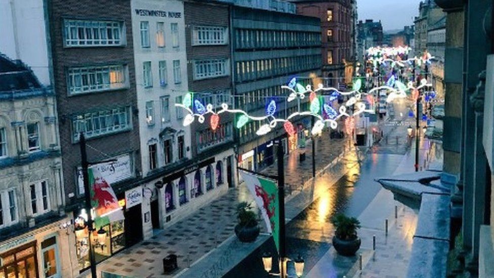 St Mary Street in Cardiff evacuation was 'a hoax', police say - BBC News