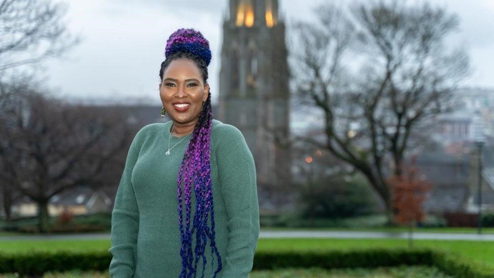 Common Travel Area: Calls for rule changes for non-EEA citizens - BBC News