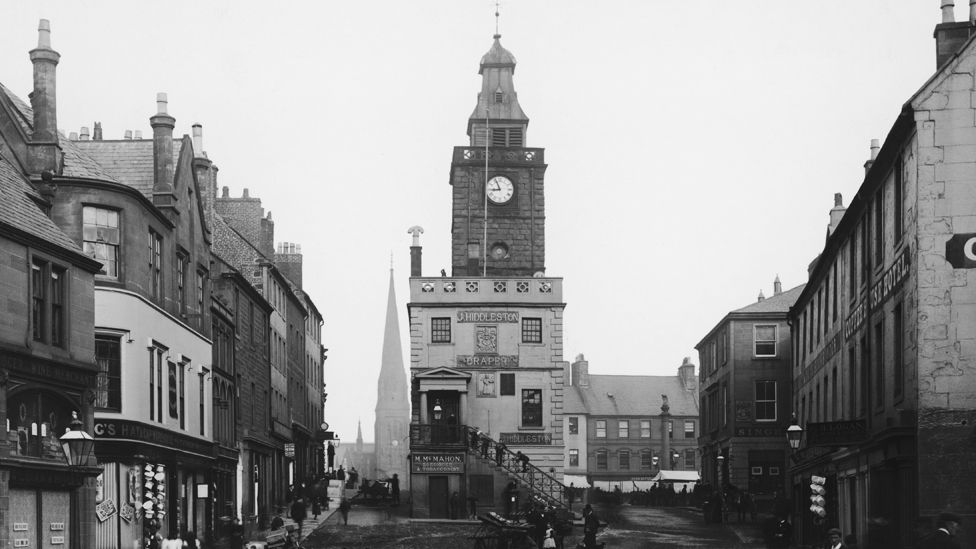 Dumfries' Midsteeple box office reprieved - BBC News