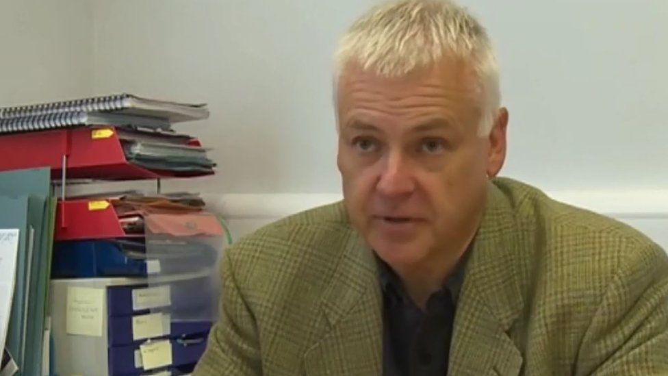 Can theatre in schools tackle county lines drug phenomenon? - BBC News